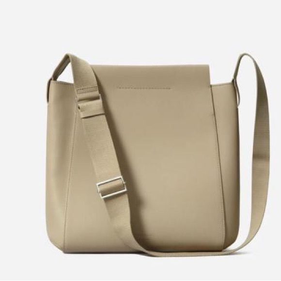 Everlane | Bags | Everlane Form Bag In Taupe Leather | Poshmark